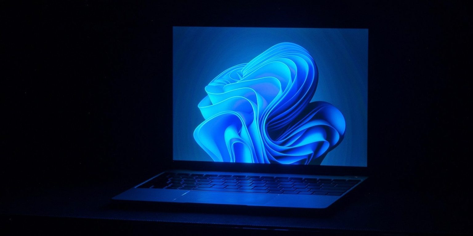 如何在Windows 11中启用和自定义暗模式 - INFOXIAO